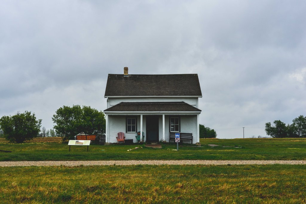 MATERIAL CULTURE: MÉTIS FOLK HOME | The Métis Architect...(?)